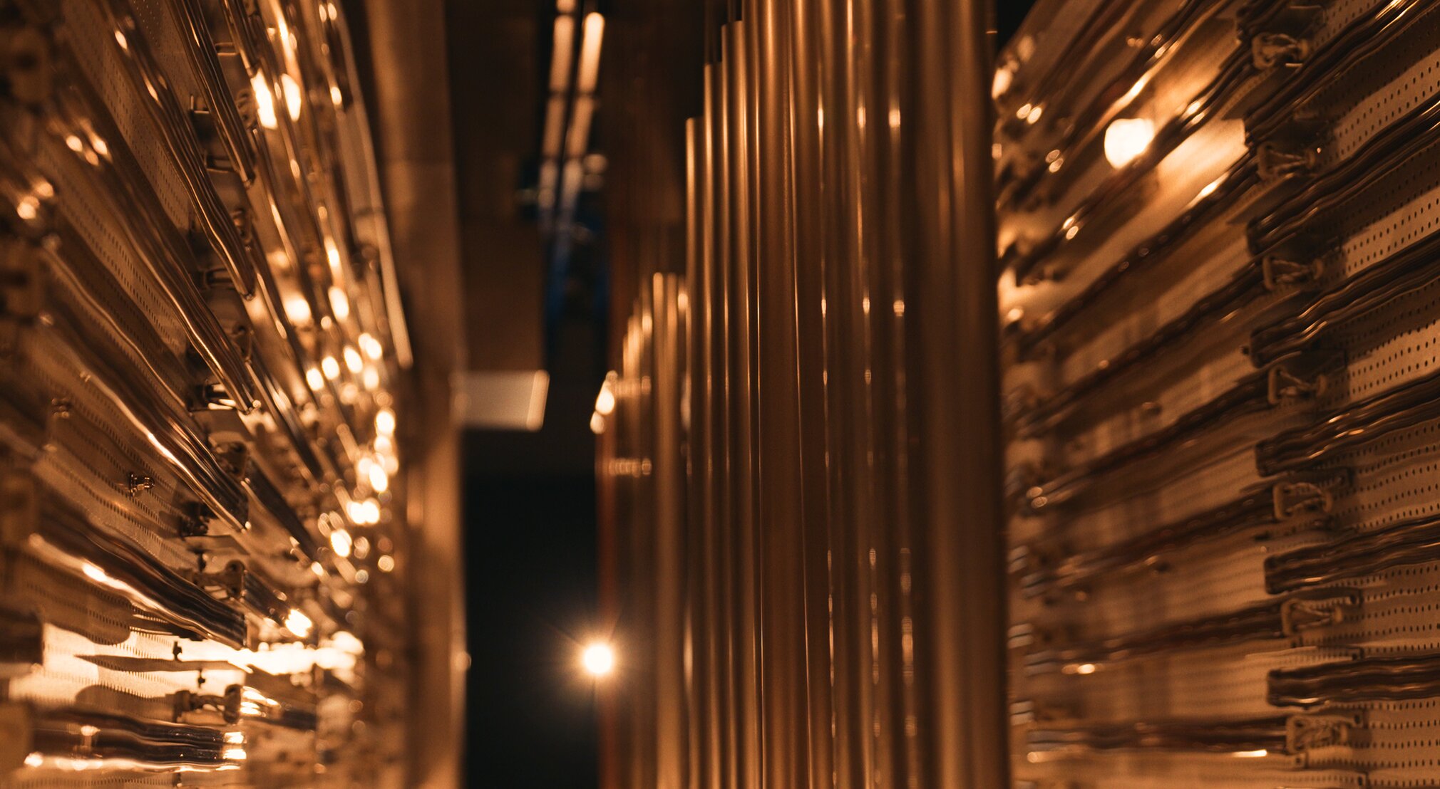 Melted Metal – Metallic Allure with timeless Elegance